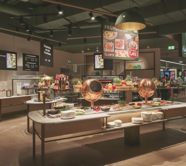 Interspar Restaurant mit herrlichem Blick auf die Karawanken